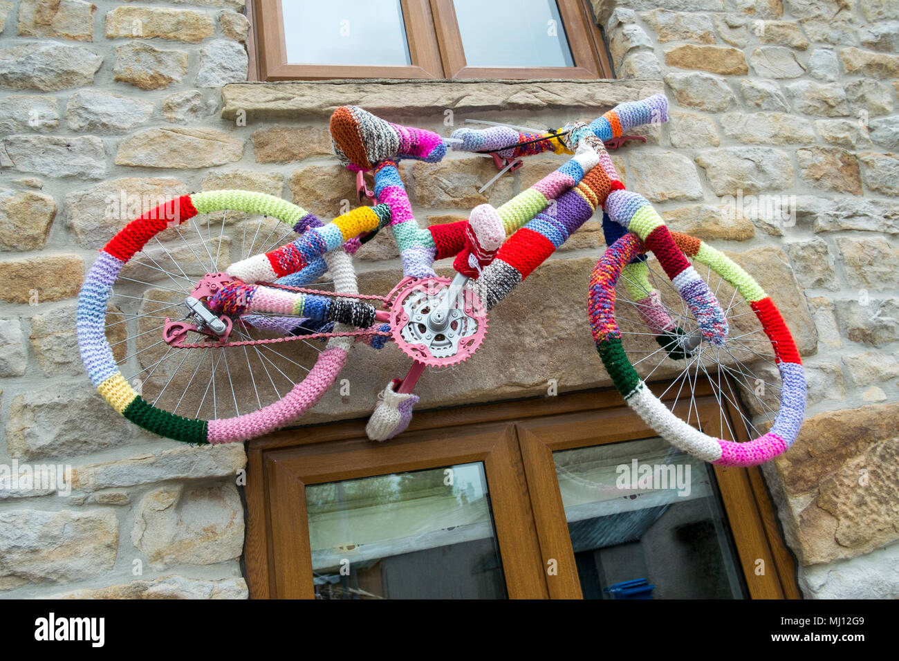 Woollen pattern, bicycle retro street design, with wool fun fashion ...