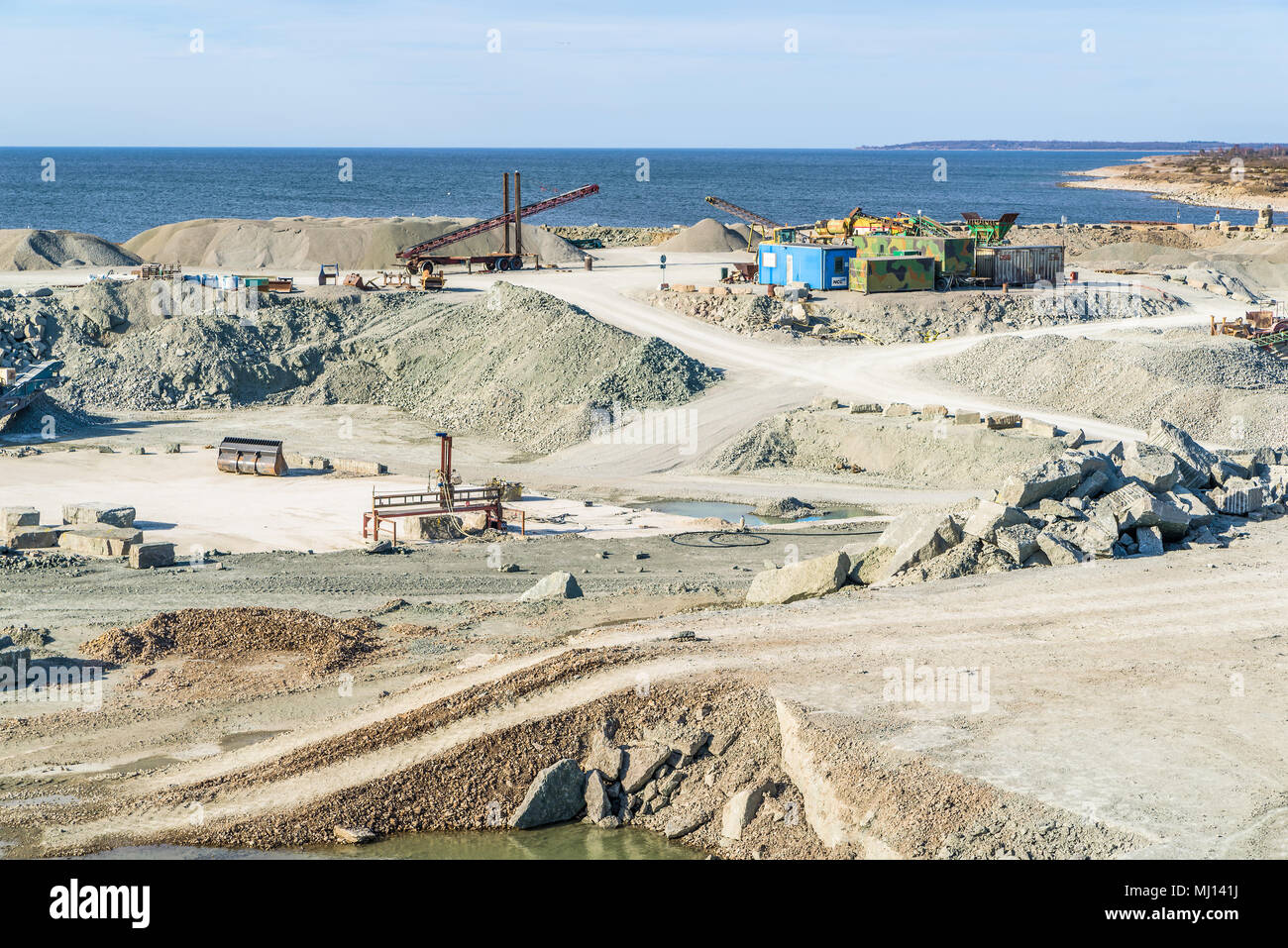 Ballast pile hi-res stock photography and images - Alamy