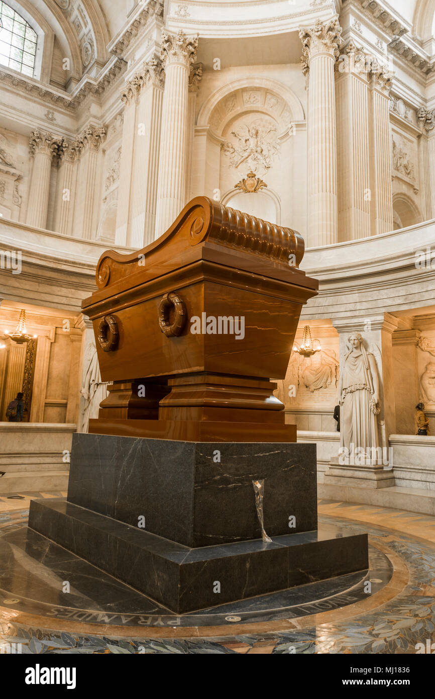 Napoleons tomb hi-res stock photography and images - Alamy