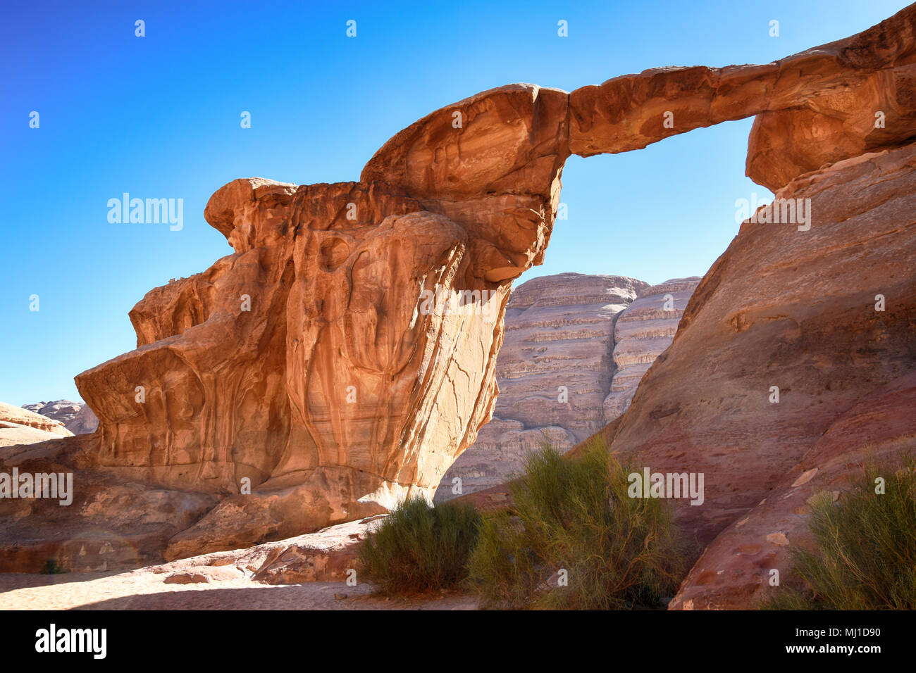 Rock bridge in Wadi Rum (Jordan Stock Photo - Alamy