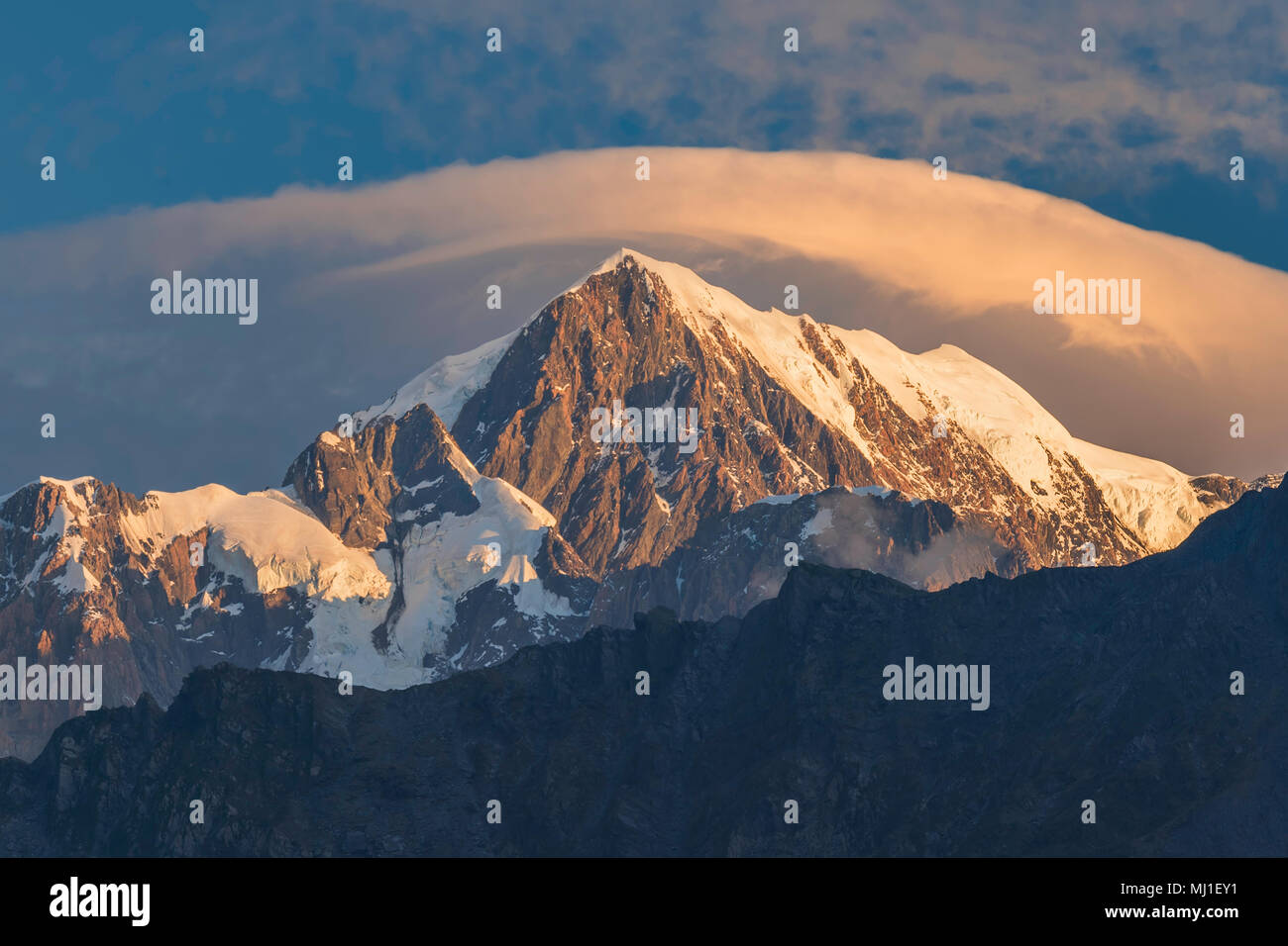 Mount Cook Sunset Stock Photo - Alamy