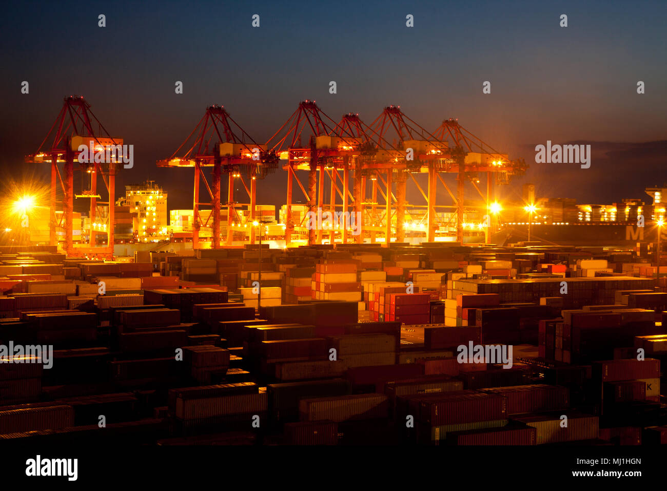 On the ocean container terminal Stock Photo - Alamy