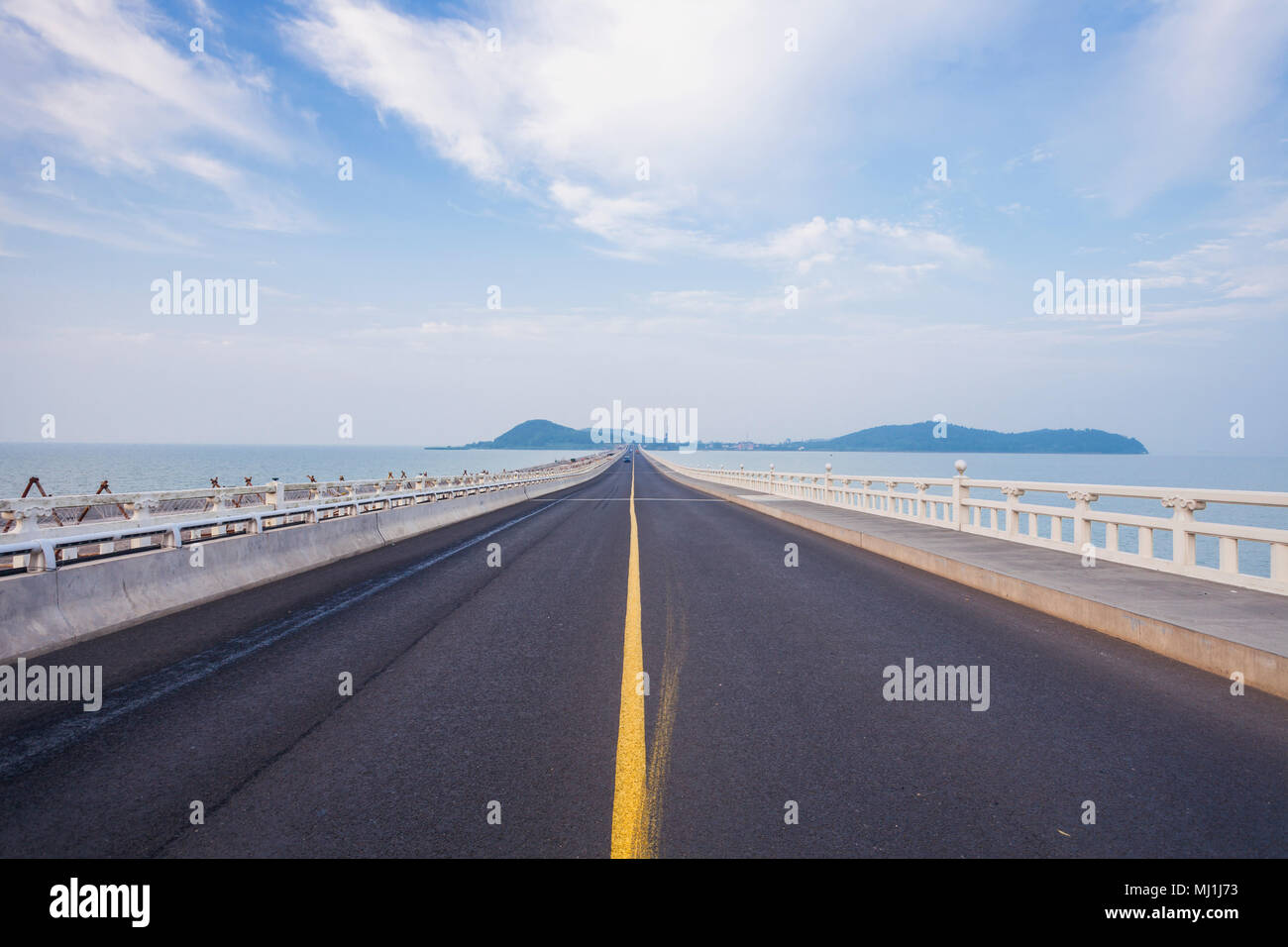 Taihu bridge hi-res stock photography and images - Alamy