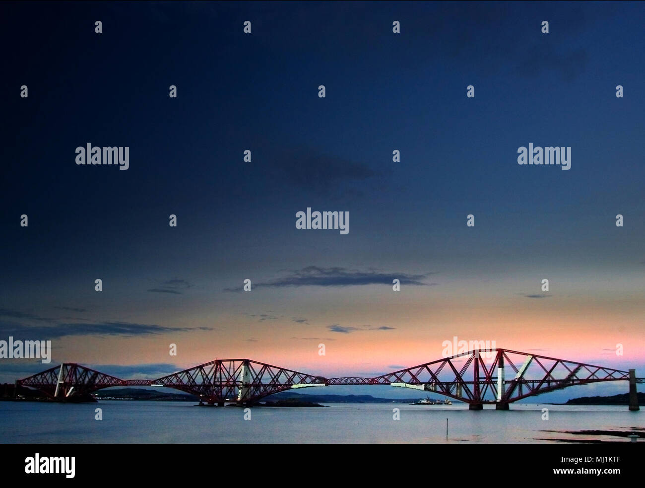 Firth of fourth rail bridge hi-res stock photography and images - Alamy