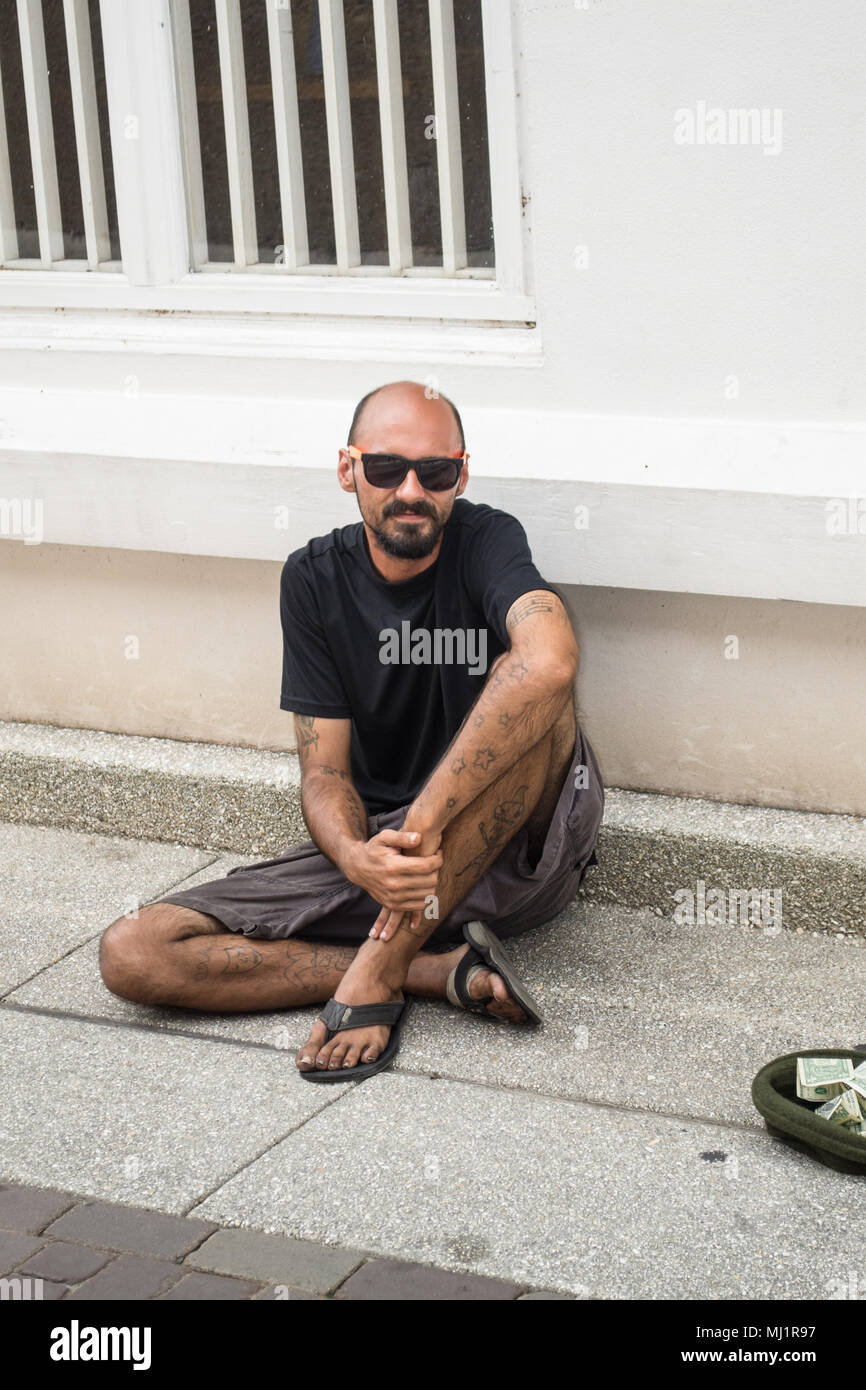 Homeless veteran hi-res stock photography and images - Alamy