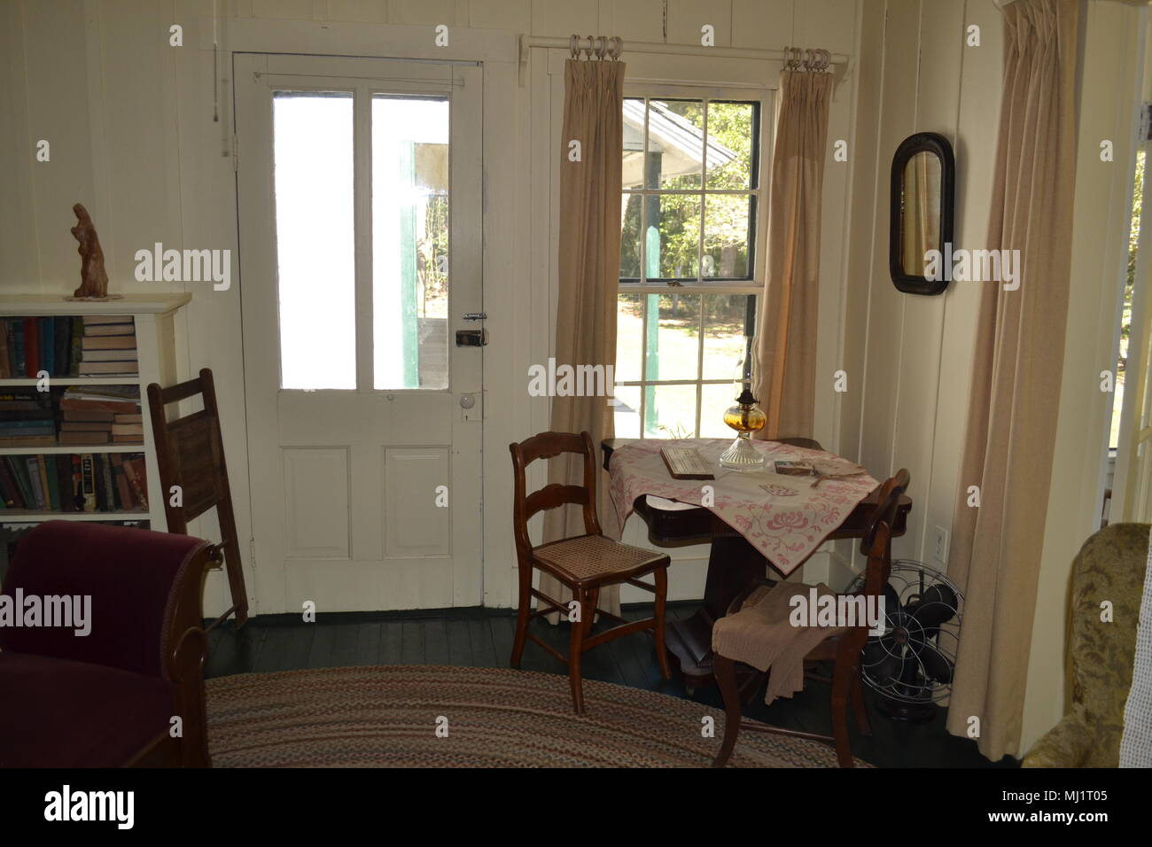 Florida cracker house hi-res stock photography and images - Alamy