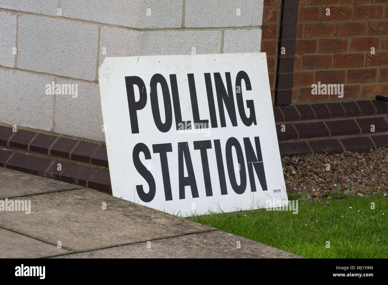 English polling station hi-res stock photography and images - Alamy