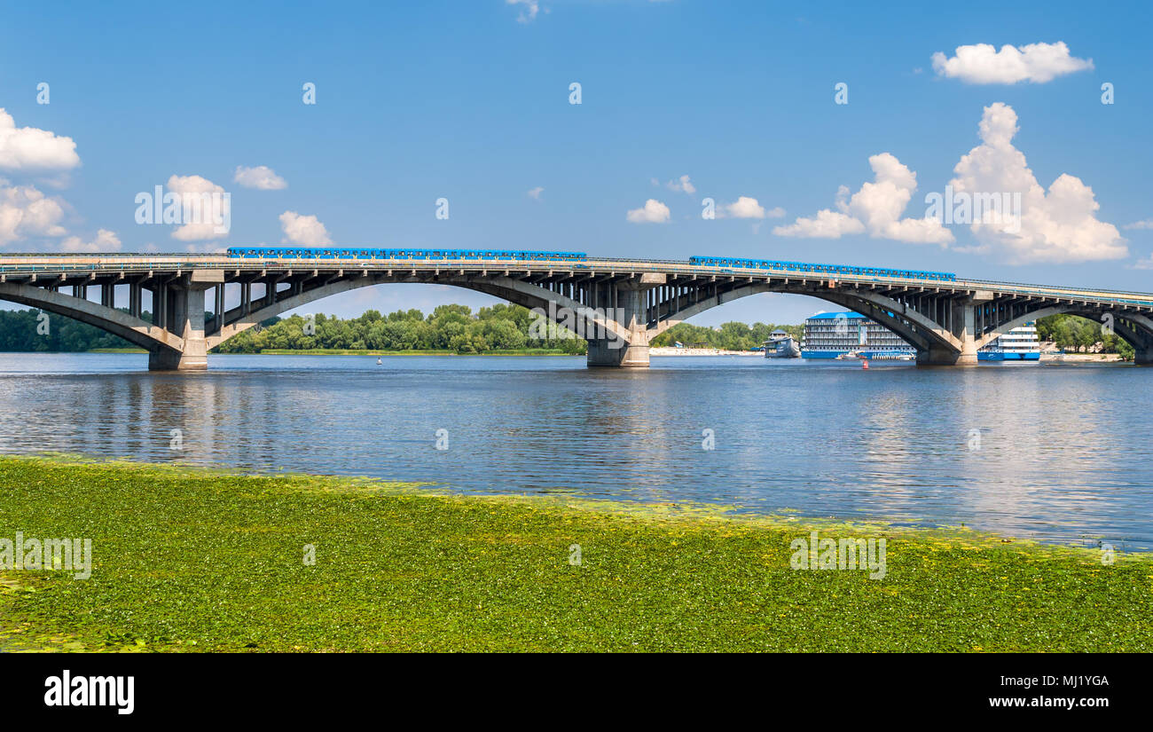 Metro train on bridge hi-res stock photography and images - Alamy