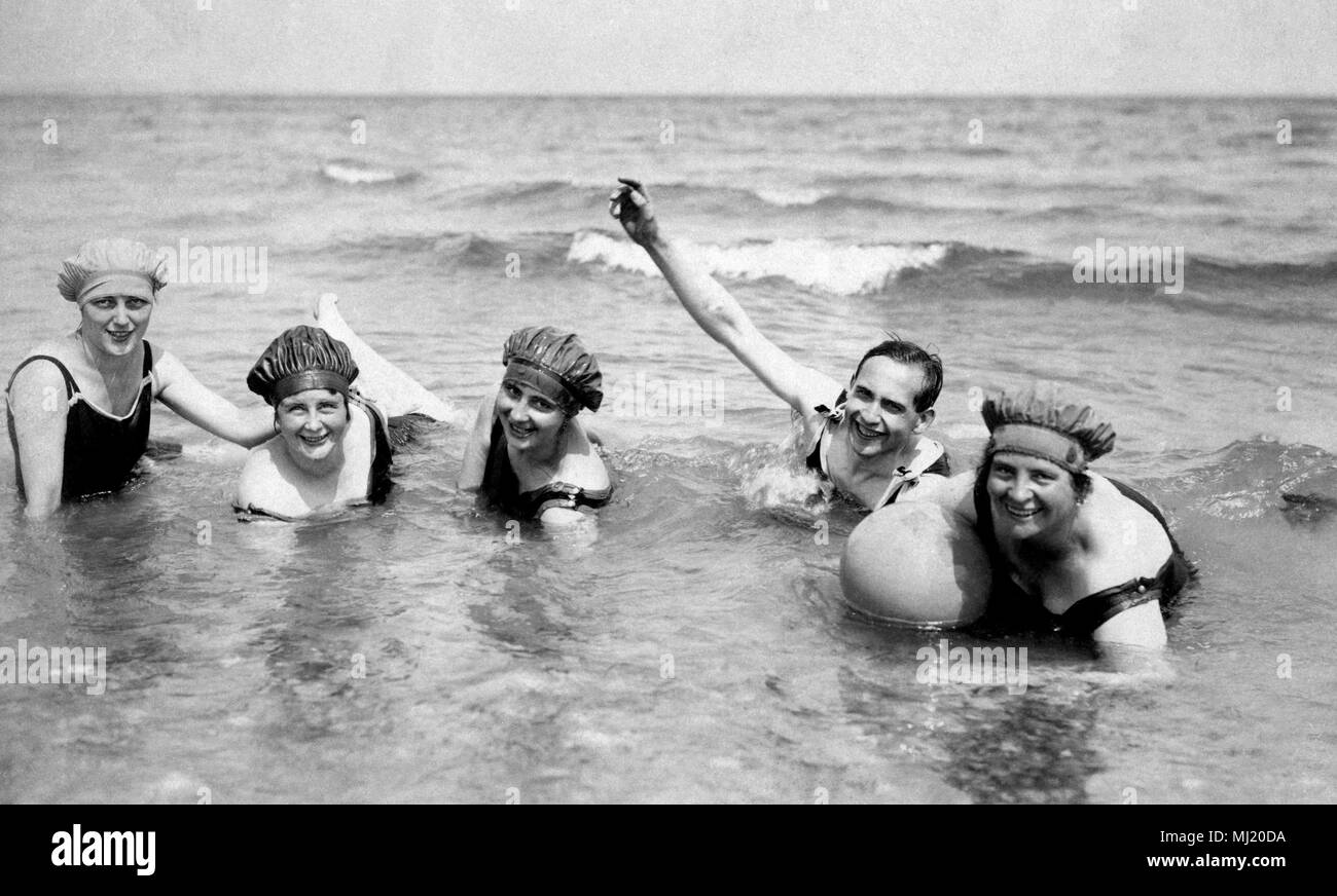 Vacation, four women and a man bathing in the sea, 1920s, Usedom ...