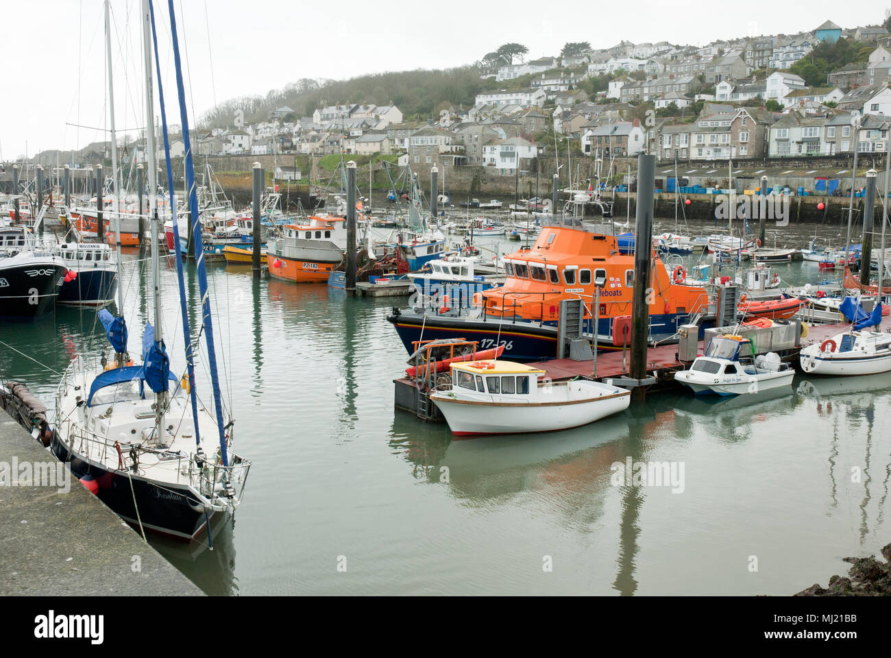 Ring net fishing boats in hi-res stock photography and images - Alamy