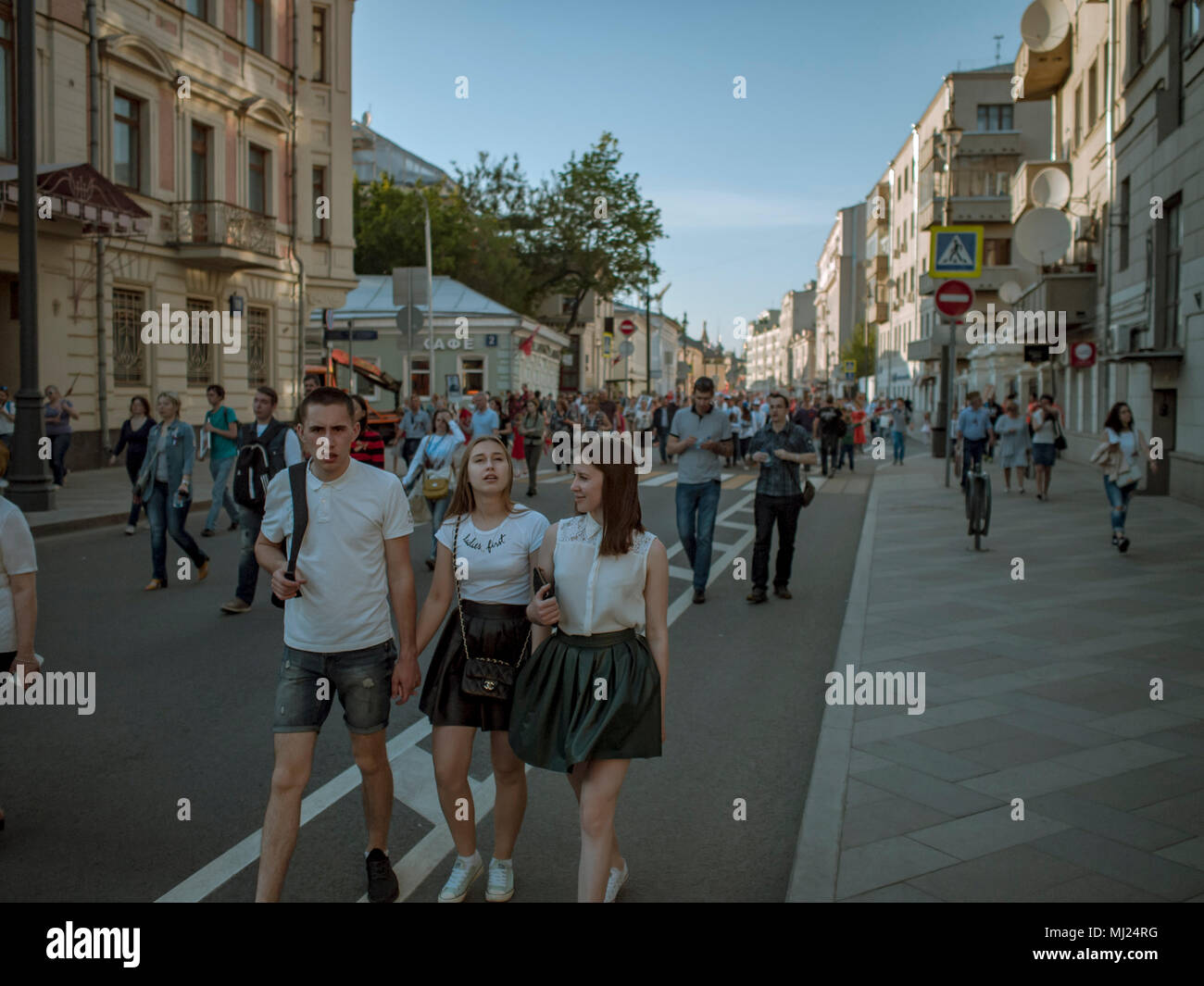 Skinhead girl hi-res stock photography and images - Alamy