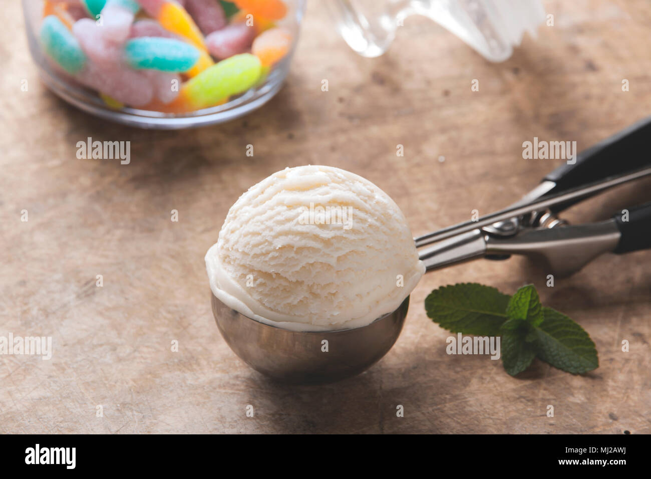 bowl of white vanilla ice cream in a spoon Stock Photo - Alamy