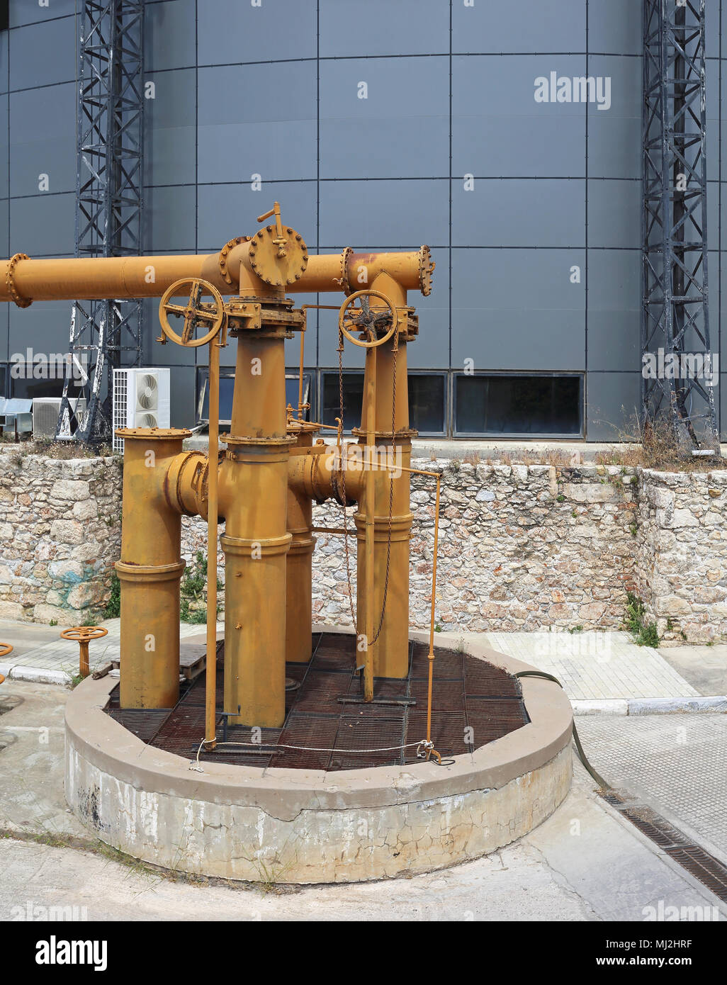 Big tank hi-res stock photography and images - Alamy