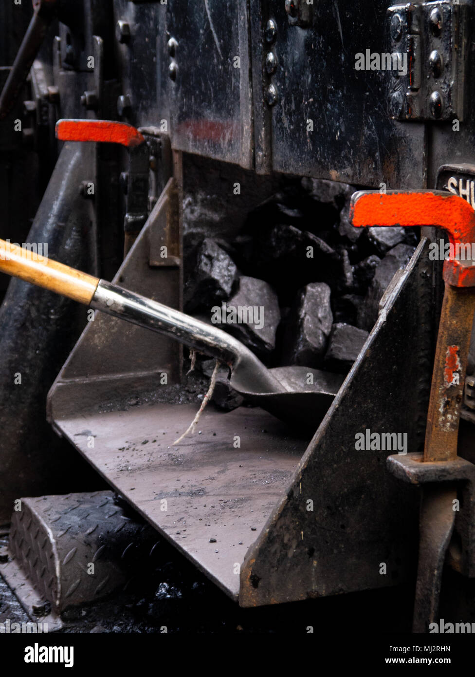 Coal steam train shovel hi-res stock photography and images - Alamy