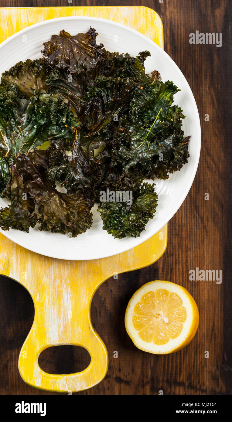 Baked Crispy Kale Chips Stock Photo - Alamy