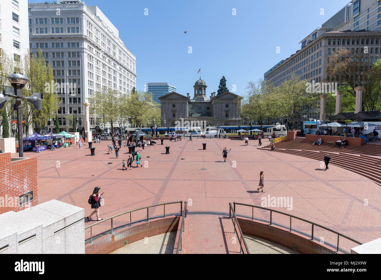 Portland, Oregon, USA - April 26, 2018 : Pioneer Courthouse Square in ...