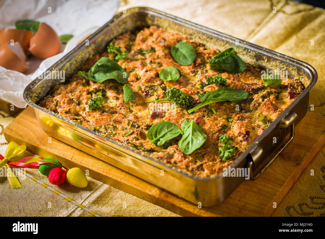 Paper stuffing hi-res stock photography and images - Alamy