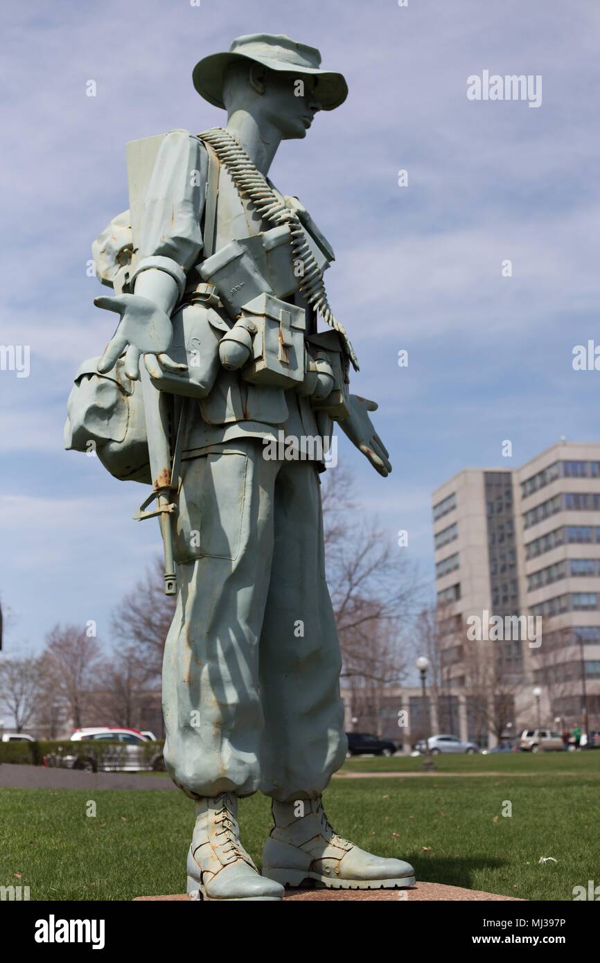 Giant statue of a U.S. Soldier titled "Monument to the Living" by ...