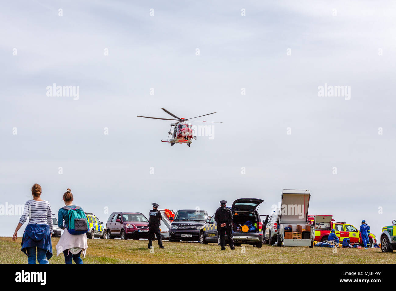 Car cliff edge hi-res stock photography and images - Alamy