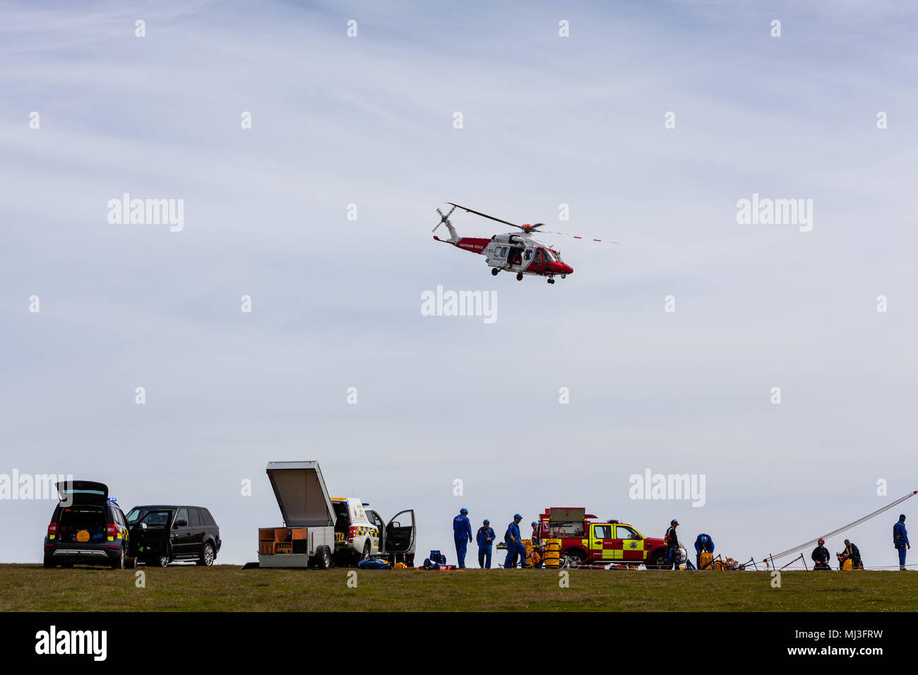 Car cliff edge hi-res stock photography and images - Alamy