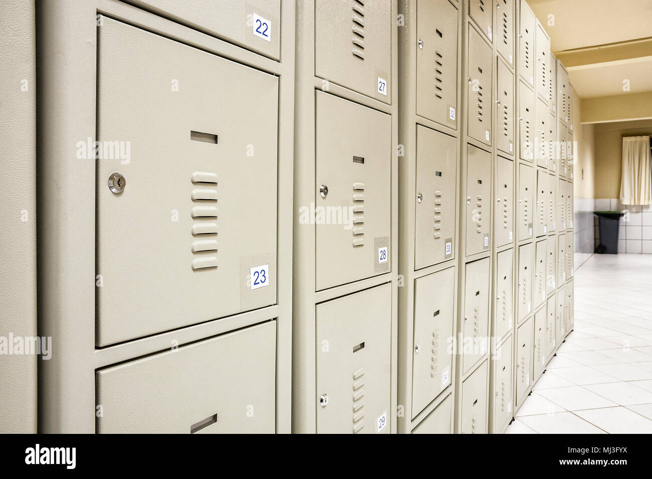 Row of lockers hi-res stock photography and images - Alamy