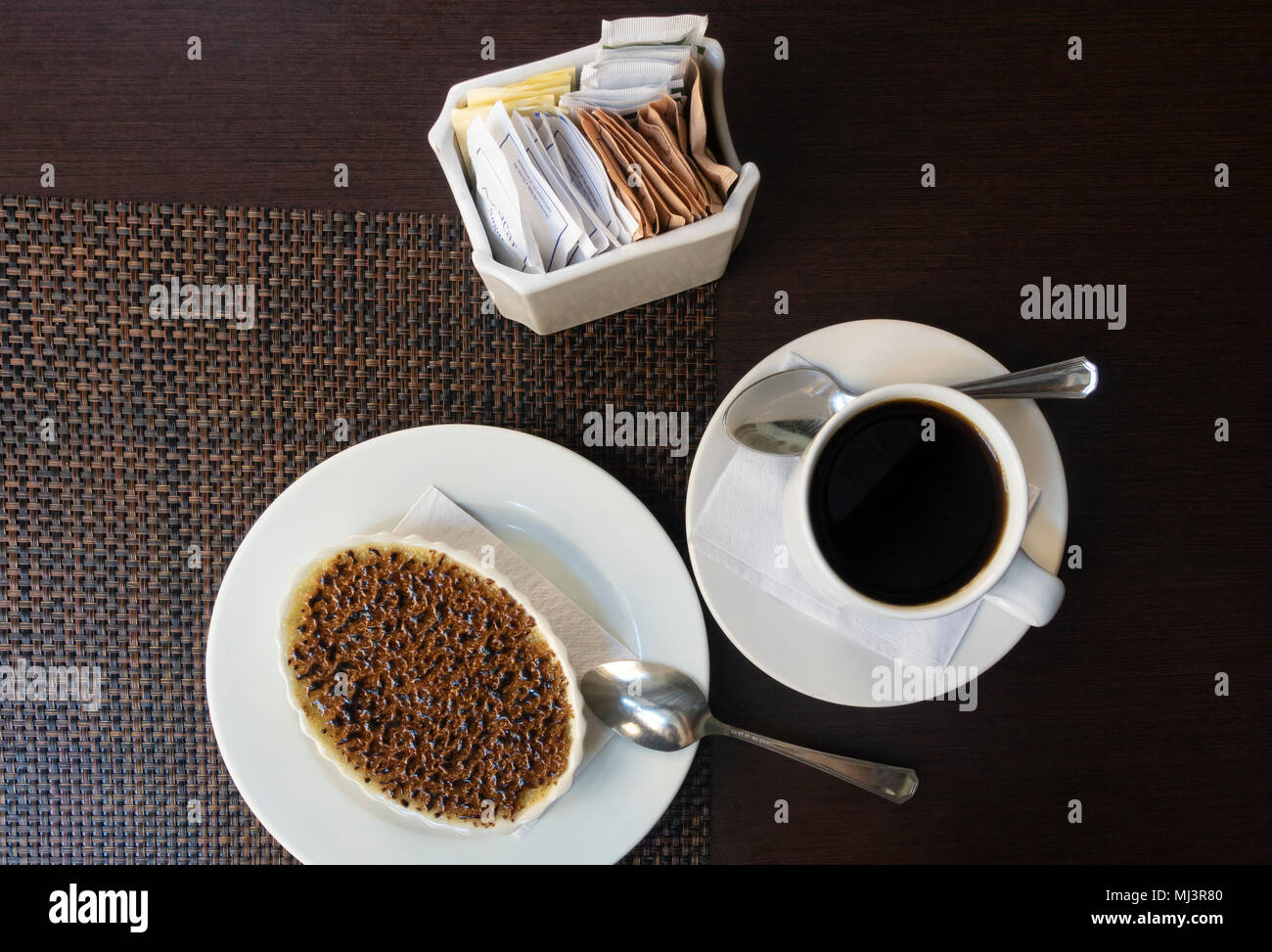 Crème Brûlée, a classic French custard dessert Stock Photo - Alamy