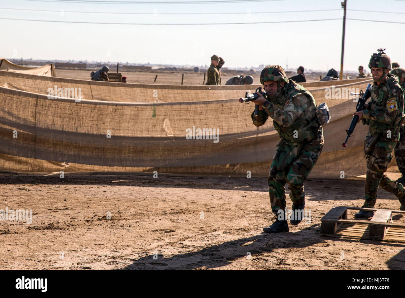 Iraqi soldiers assigned to 1st Battalion, 74th Brigade conduct ...