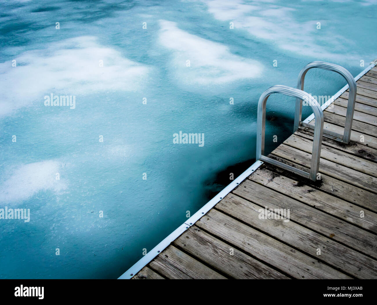 Old wooden dock hi-res stock photography and images - Alamy