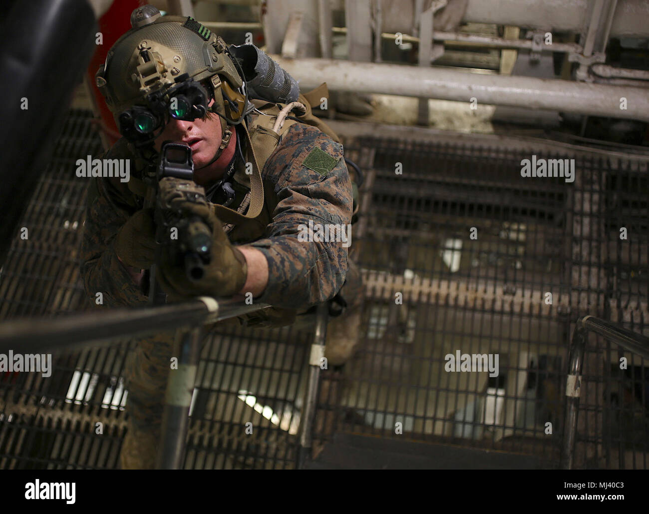 A U.S. Marine with Force Reconnaissance Company, 3rd Reconnaissance ...