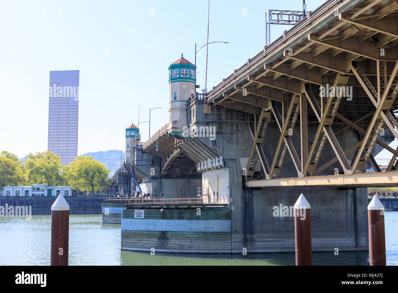 Portland, Oregon, USA - April 27, 2018 : Scenery around Portland ...