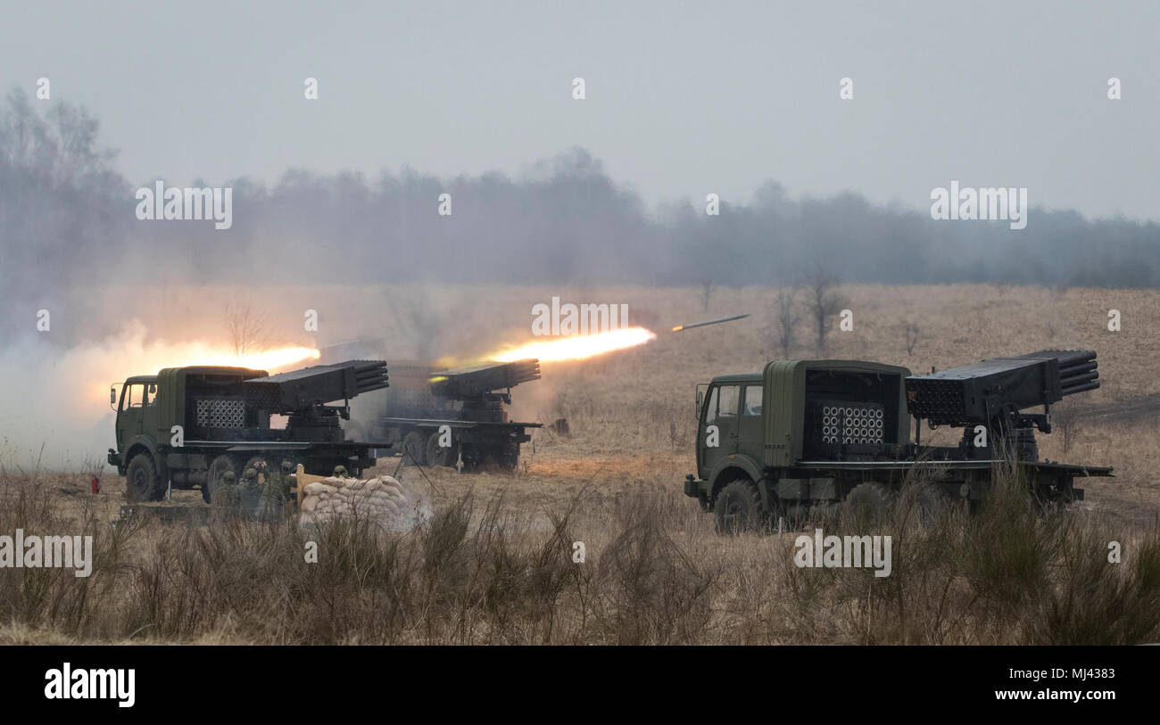 Croatian artillery soldiers assigned to Volcano Battery fire their ...