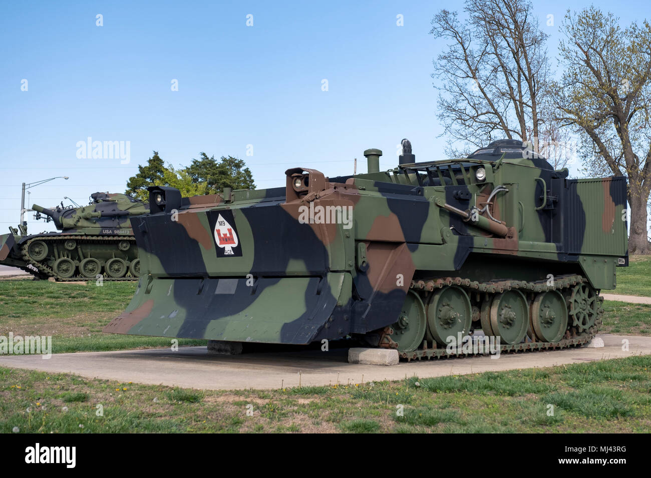 Universal Engineer Tractor highly mobile, armored and amphibious combat ...