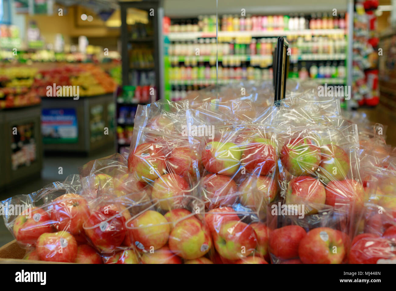 Safeway grocery store sign hi-res stock photography and images - Alamy