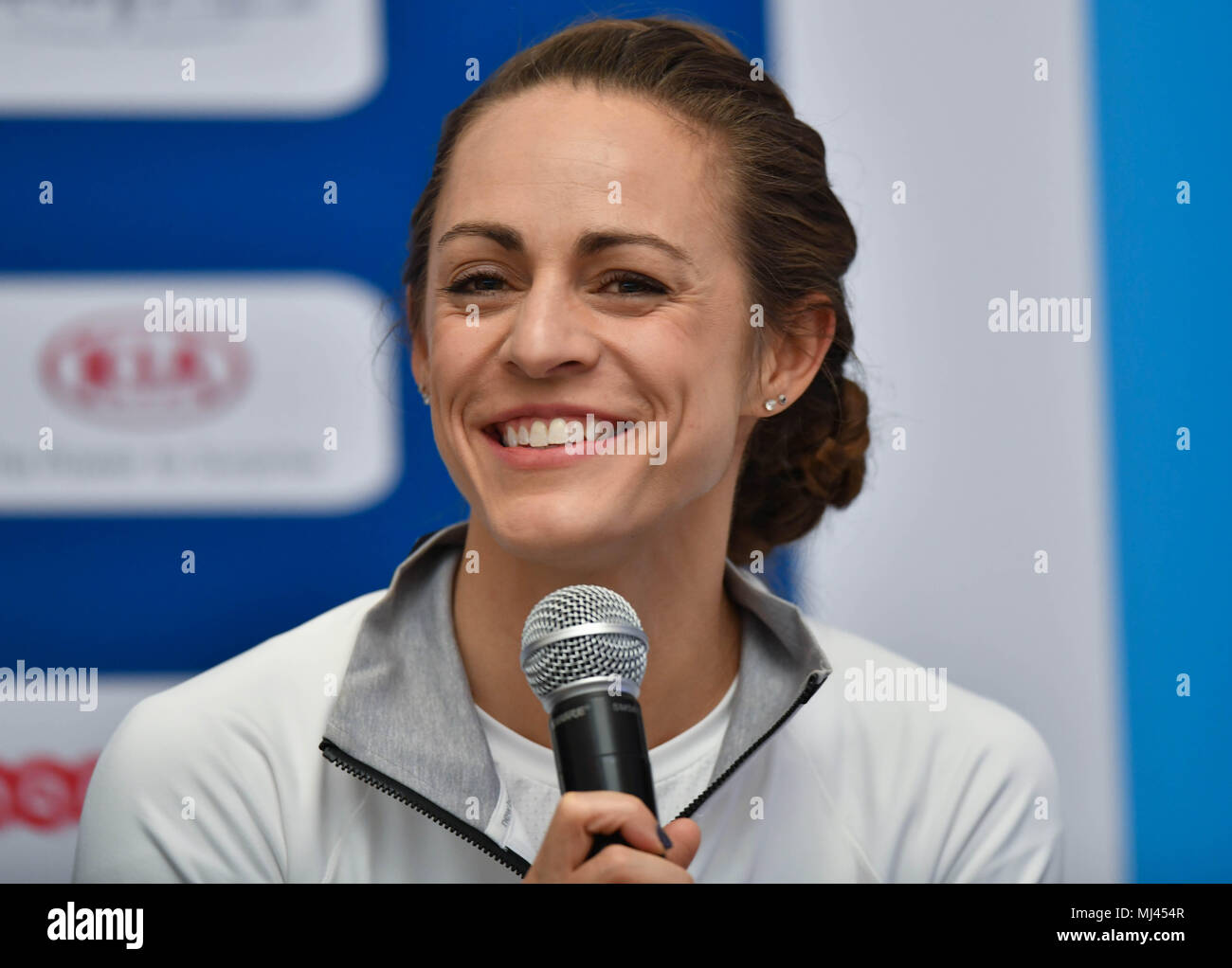 Jennifer simpson hi-res stock photography and images - Alamy