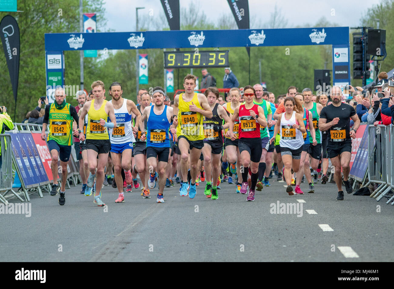 Runners starting line uk hi-res stock photography and images - Alamy