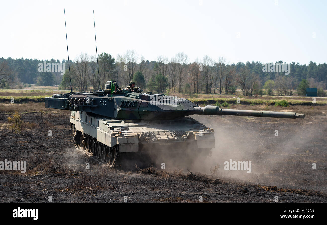 19 April 2018, Germany, Munster: A battle tank type 'Leopard 2 A7 ...