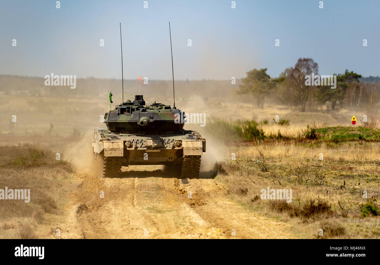 19 April 2018, Germany, Munster: A battle tank type 'Leopard 2 A7 ...