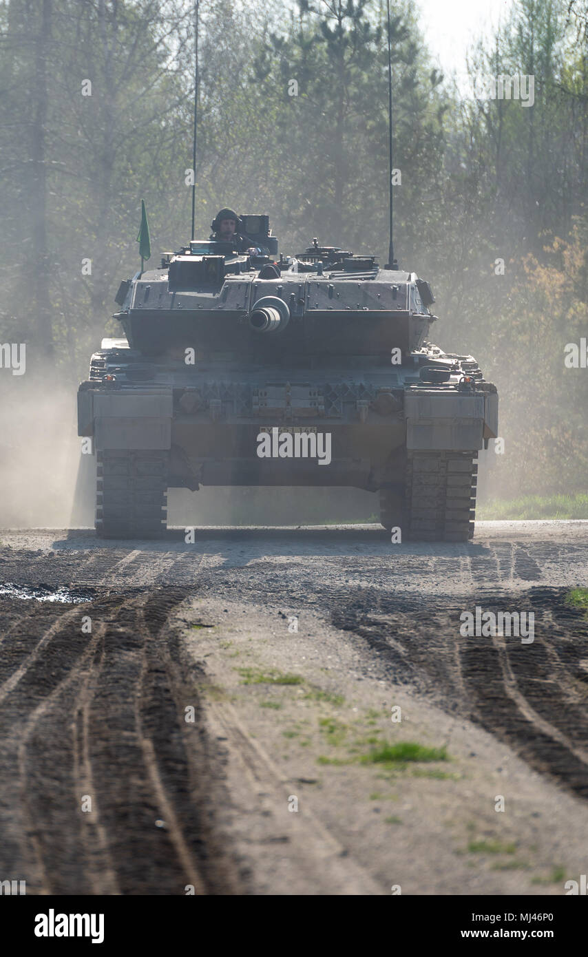 19 April 2018, Germany, Munster: A battle tank type 'Leopard 2 A7 ...