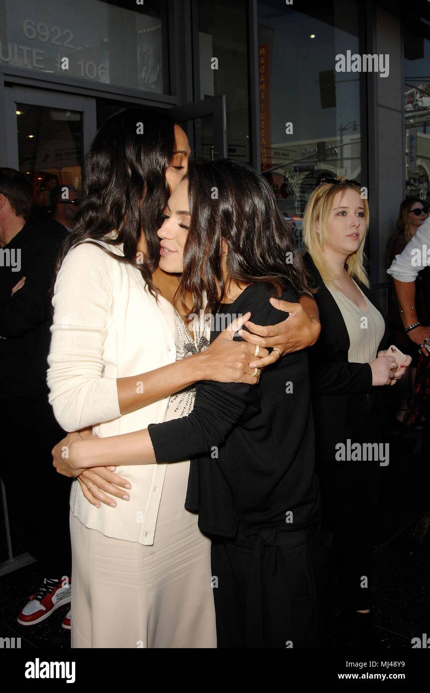 Zoe Saldana Mila Kunis At The Induction Ceremony For Star On The Hollywood Walk Of Fame For Zoe