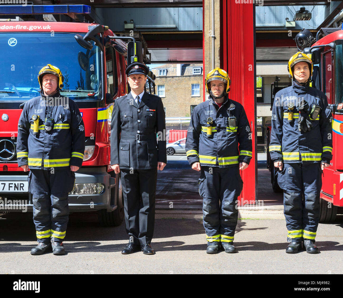 Paddington, London, 4th May 2018. Watch Manager John Magyar and the 14 ...