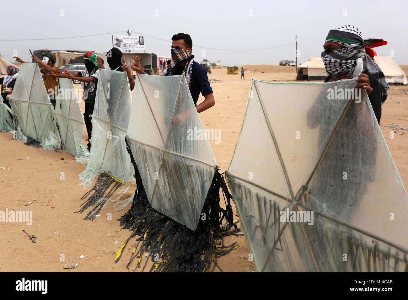 Gaza kites hi-res stock photography and images - Alamy