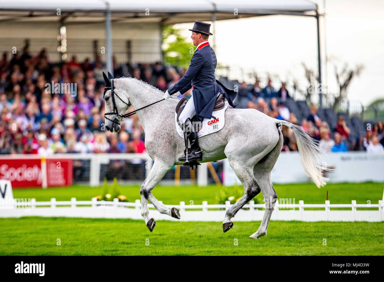 Afternoon Dressage. Oliver Townsend. Ballaghmor Class. GBR. Mitsubishi ...
