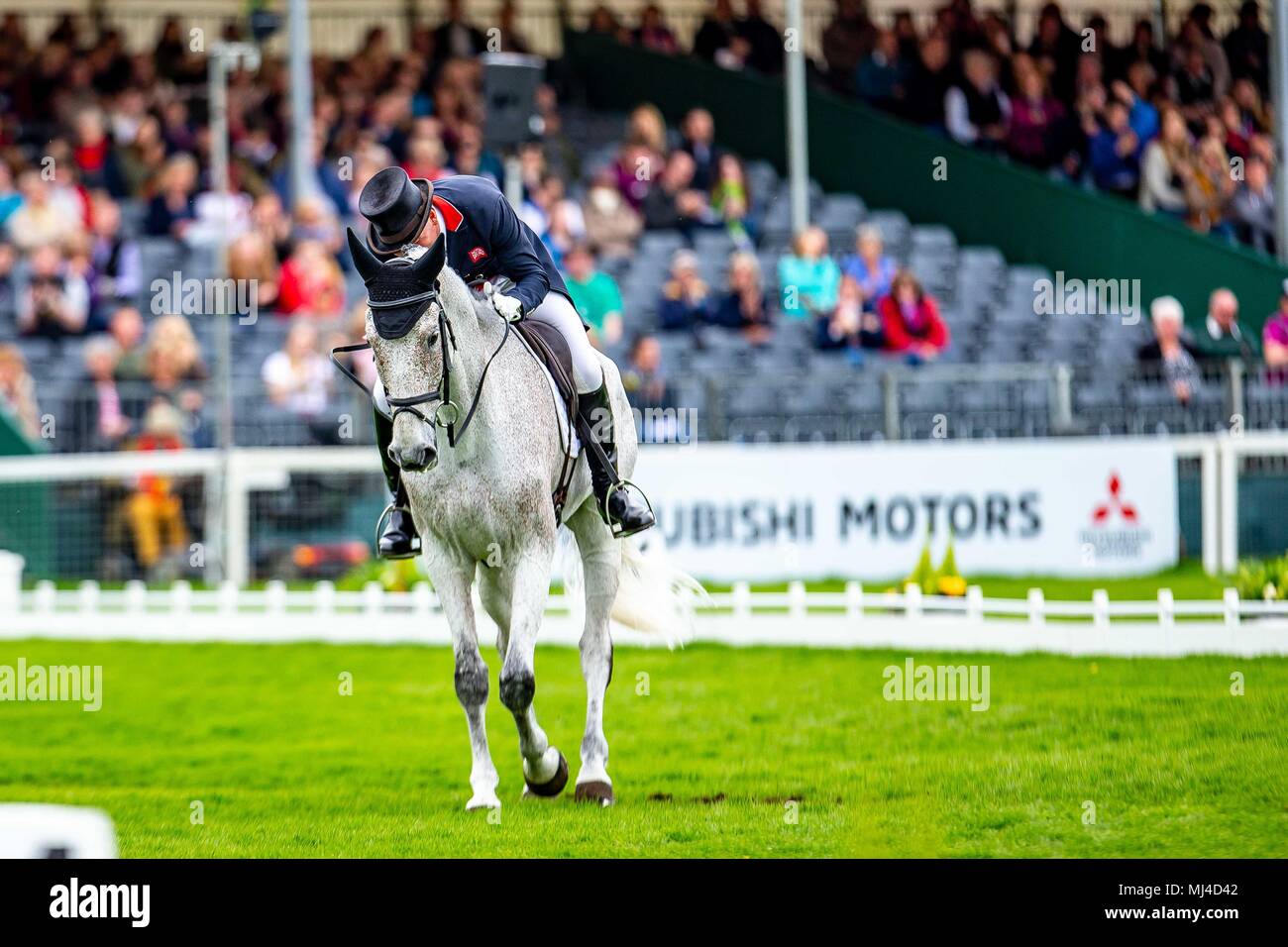 Afternoon Dressage. Oliver Townsend. Ballaghmor Class. GBR. Mitsubishi ...