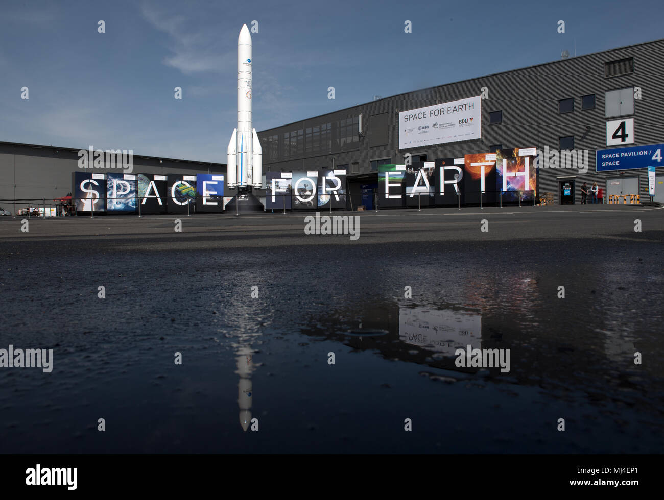 23 april 2018, Schönefeld, Germany: A model of the European rocket ...