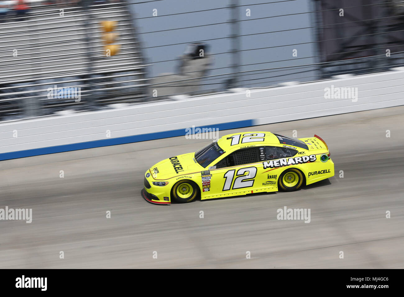 Dover, Delaware, USA. 4th May, 2018. Ryan Blaney (12) takes to the ...