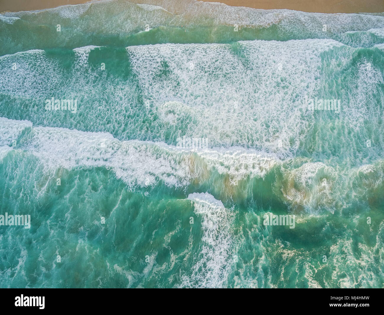 Powerful waves hi-res stock photography and images - Alamy