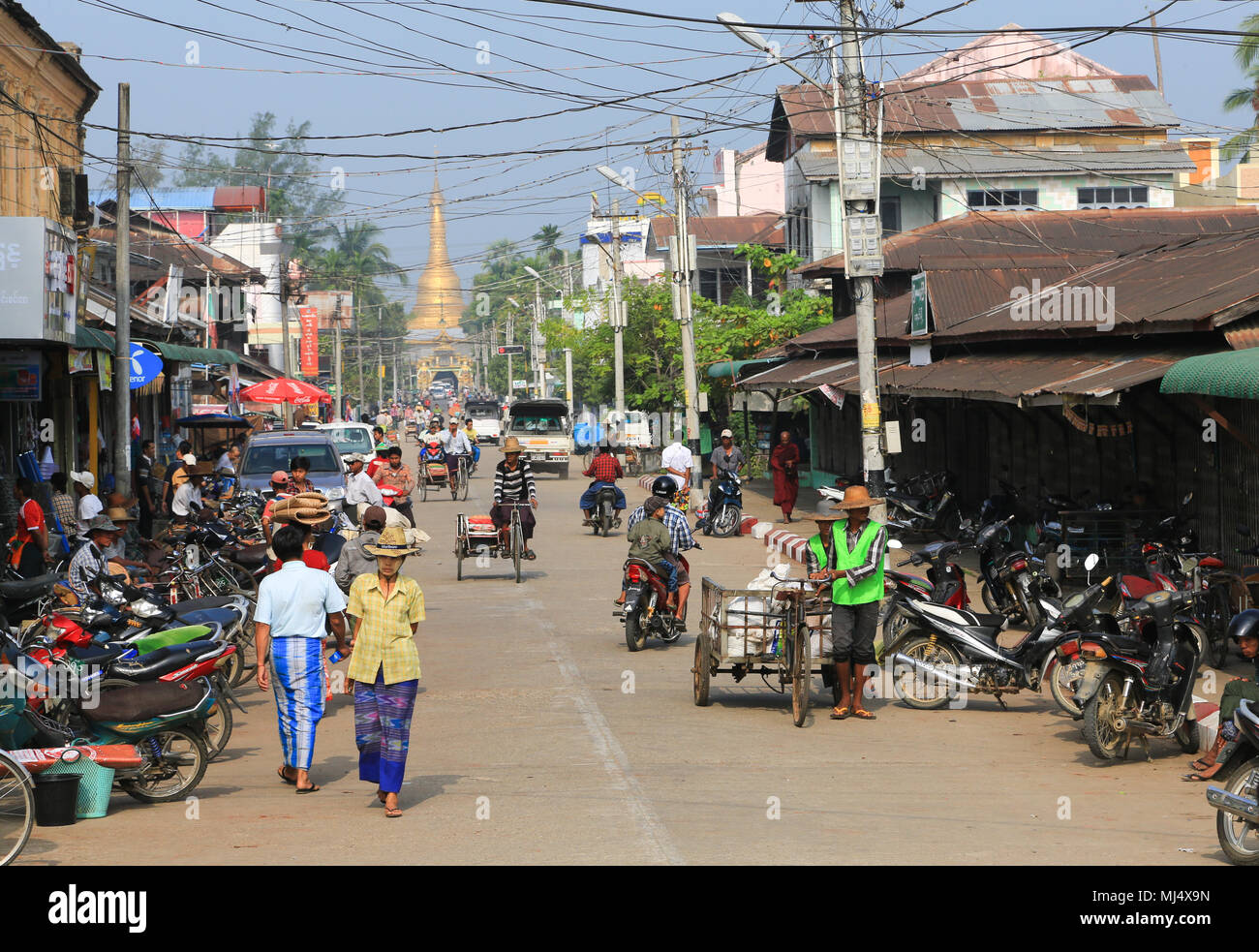 Shwe phone myint pagoda hi-res stock photography and images - Alamy