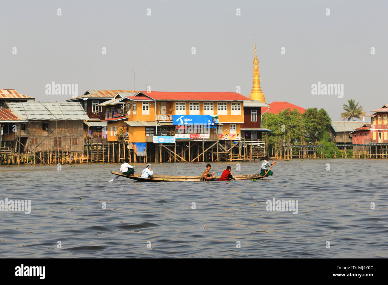 Paddling boat hi-res stock photography and images - Alamy