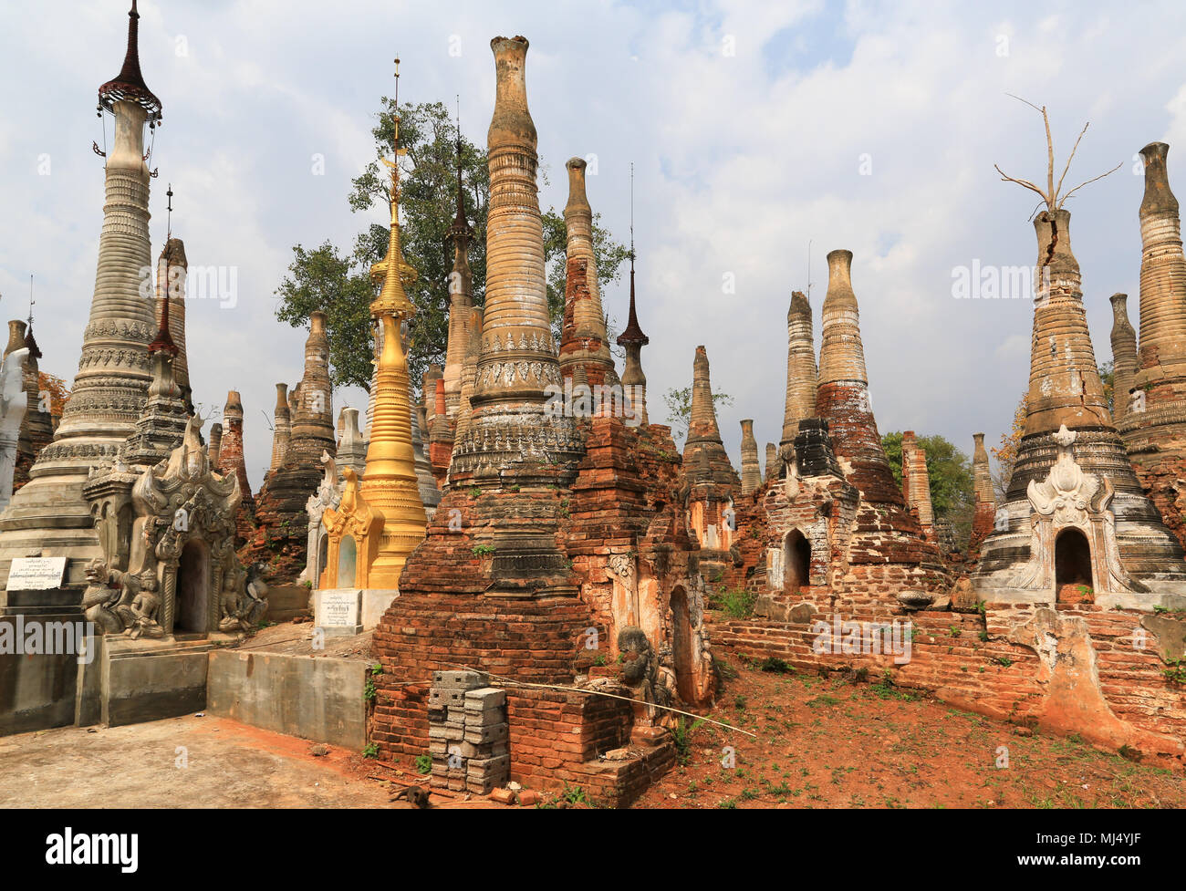 Shwe Inn Dein Pagoda west of Inle Lake, Shaw Province, Myanmar (Burma ...