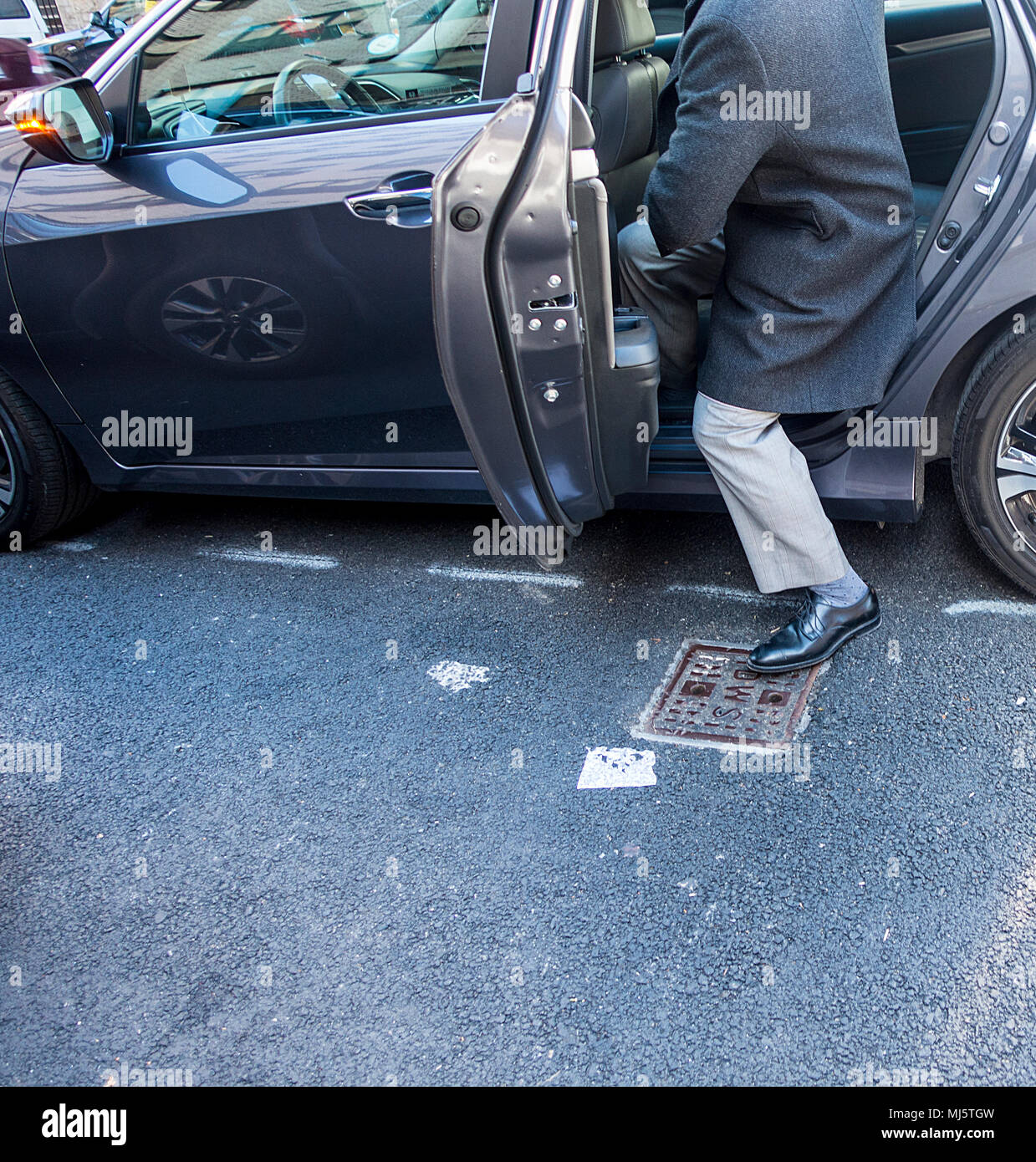 Getting in automobile hi-res stock photography and images - Alamy